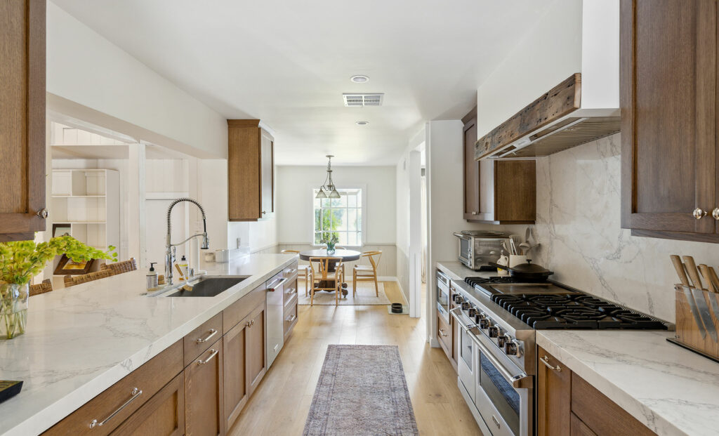 Quartz Kitchen Countertops Designs | Vadara Quartz